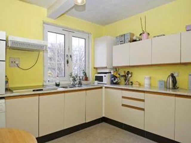 2 Bedrooms Flat for rent in Bewley Street, London E1