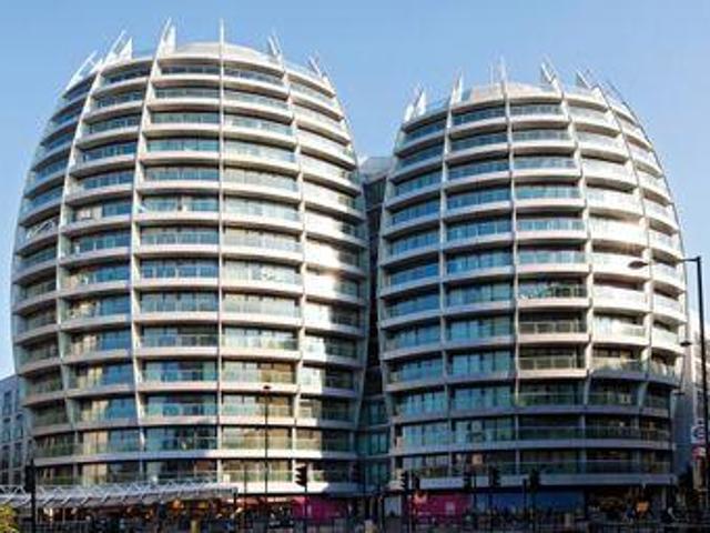 2 Bedrooms Flat for rent in Bezier Apartments, City Road, Shoreditch, Old Street, London EC1Y