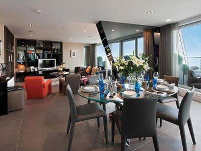 2 Bedrooms Flat for rent in Bezier Apartments, Old Street, London EC1Y