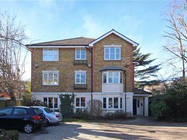 2 Bedrooms Flat for rent in Beaumont Court, 35 Edge Hill SW19