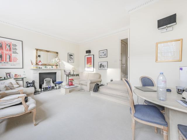 2 Bedrooms Flat for Rent in Beaufort Gardens | Foxtons