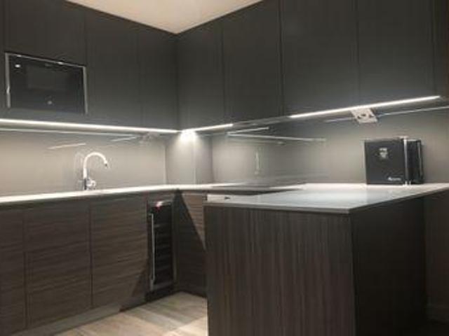 2 Bedrooms Flat for rent in Beaufort Park, Collindale NW9