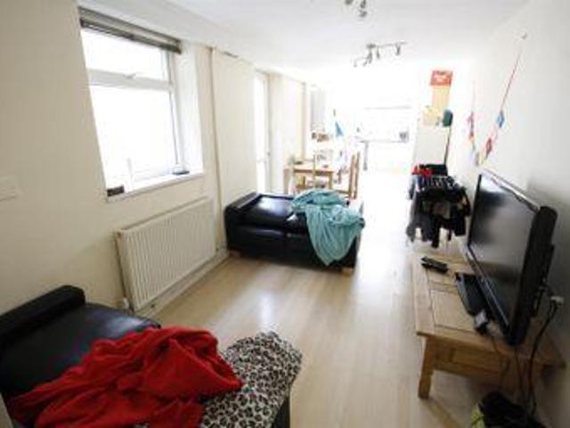 2 Bedrooms Flat for rent in Bedford Street, Cathays, Cardiff CF24