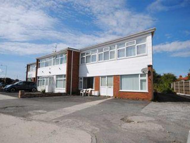 2 Bedrooms Flat for rent in Beechwood Drive, Thornton Cleveleys FY5