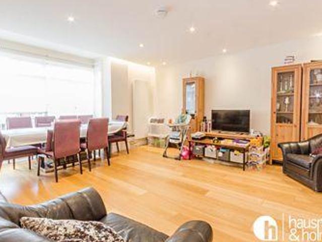 2 Bedrooms Flat for rent in Beechcroft Avenue, London NW11