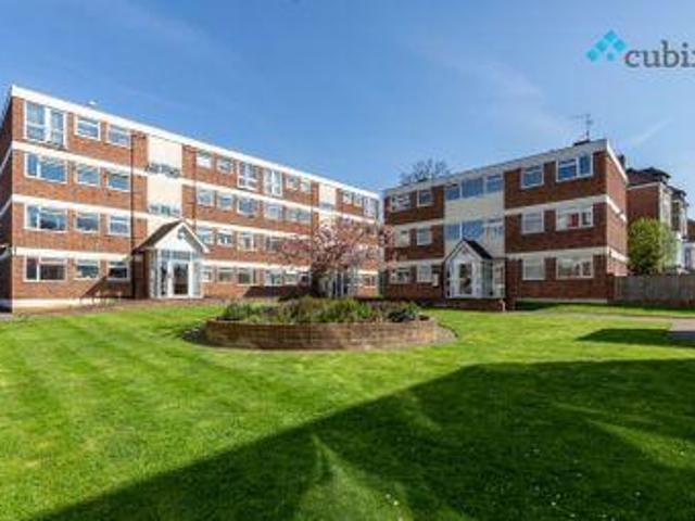 2 Bedrooms Flat for rent in Beechcroft Close, Valley Road, London SW16