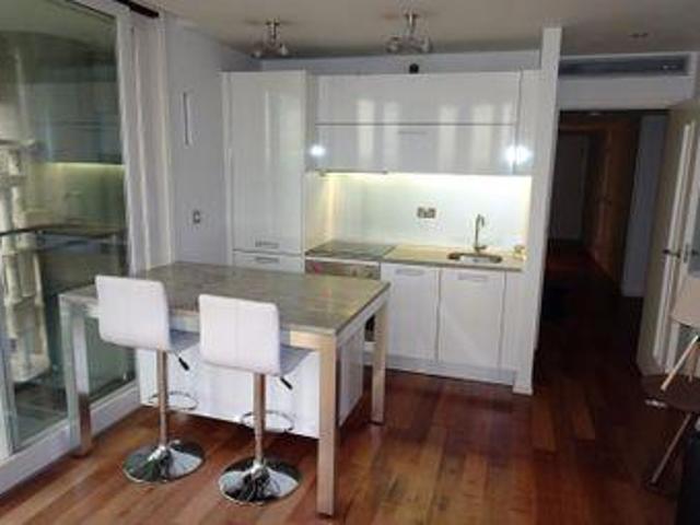 2 Bedrooms Flat for rent in Beetham Tower, 10 Holloway Circus B1
