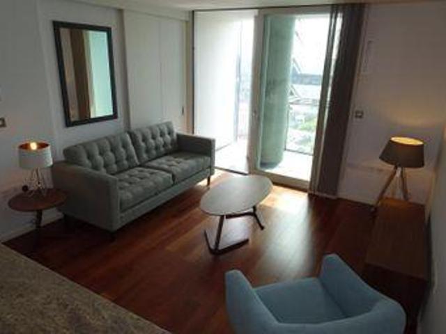 2 Bedrooms Flat for rent in Beetham Tower, 10 Holloway Circus B1