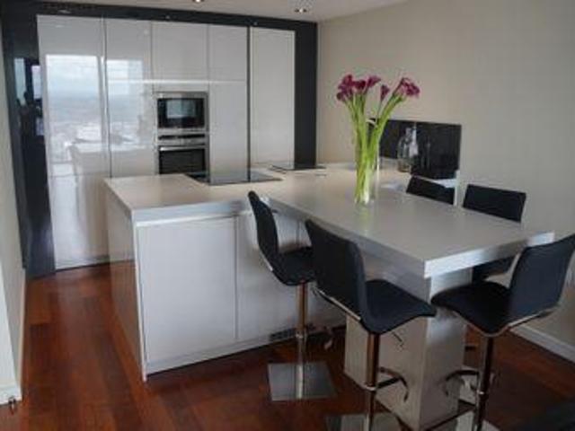 2 Bedrooms Flat for rent in Beetham Tower, 301 Deansgate, Manchester M3