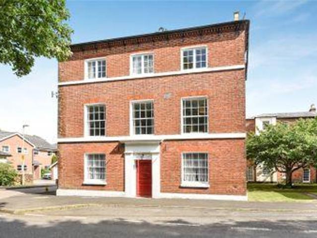 2 Bedrooms Flat for rent in Bell House, Headley Close, Alresford, Hampshire SO24