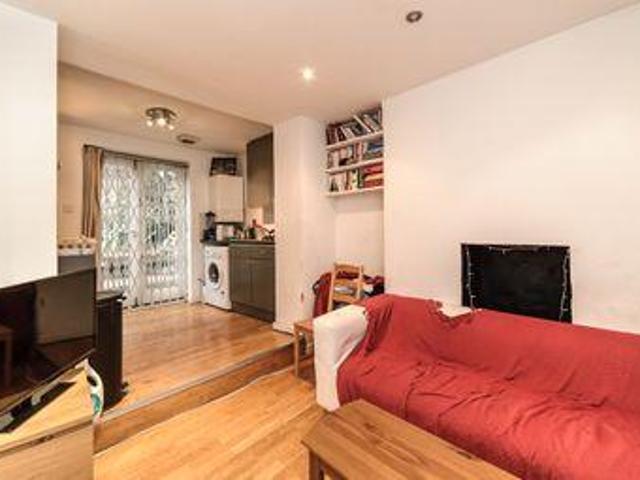 2 Bedrooms Flat for rent in Bellefields Road, London SW9
