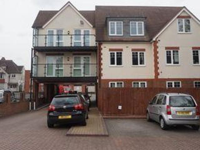 2 Bedrooms Flat for rent in Bellegrove Road, Welling DA16