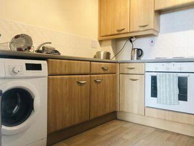 2 Bedrooms Flat for rent in Bellflower Close, Whitwood, Castleford WF10