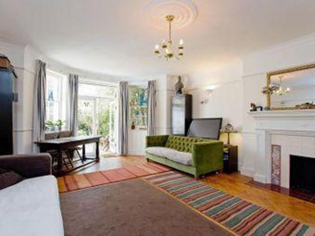 2 Bedrooms Flat for rent in Belsize Park, London NW3