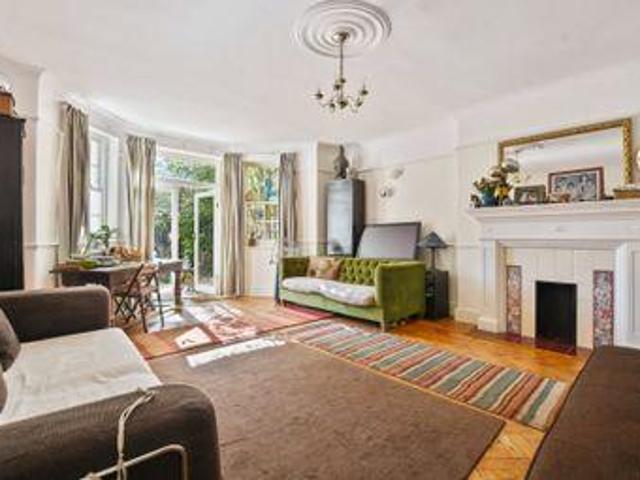2 Bedrooms Flat for rent in Belsize Park, London NW3
