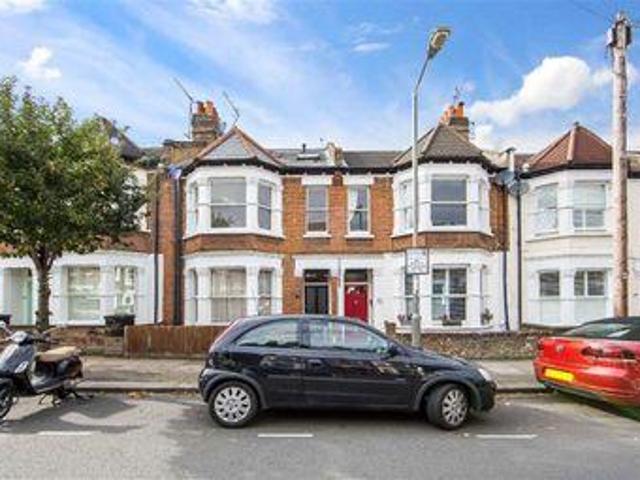2 Bedrooms Flat for rent in Bendemeer Road, Putney SW15