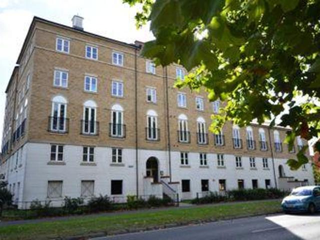 2 Bedrooms Flat for rent in Benedict House Circular Road South, Colchester CO2