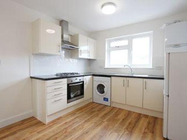 2 Bedrooms Flat for rent in Bennington Road, London N17