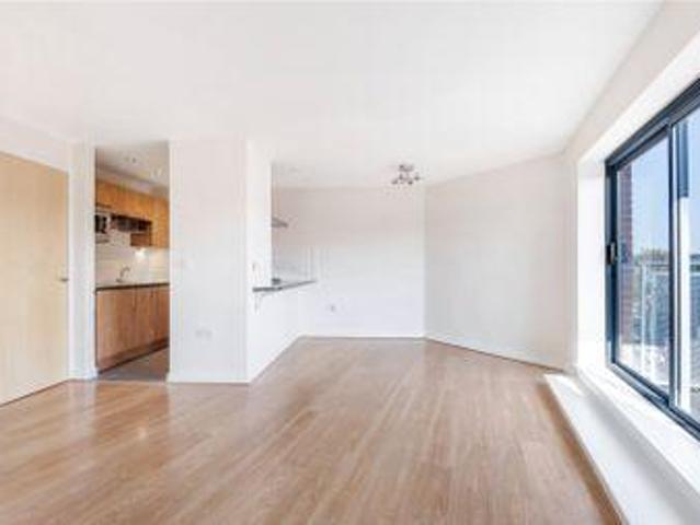 2 Bedrooms Flat for rent in Benwell Road, London N7