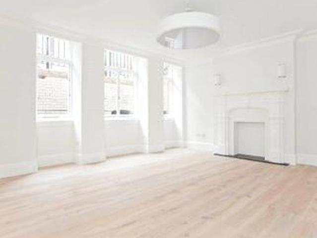 2 Bedrooms Flat for rent in Bentinck Mansions, Bentinck Street, Marylebone, London W1U
