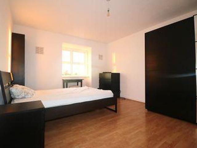 2 Bedrooms Flat for rent in Berberis Court, Hyacinth Close, Ilford, Essex IG1