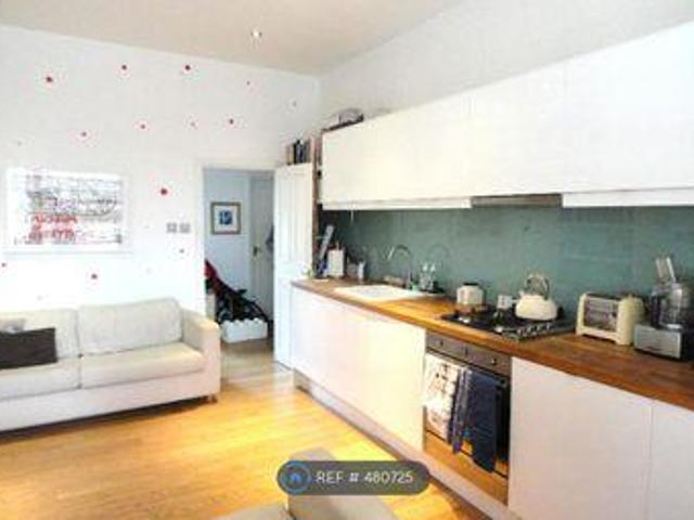 2 Bedrooms Flat for rent in Beresford Road, London N5