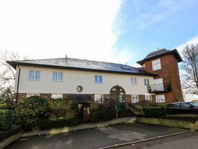 2 Bedrooms Flat for rent in Beresford Road, London E4