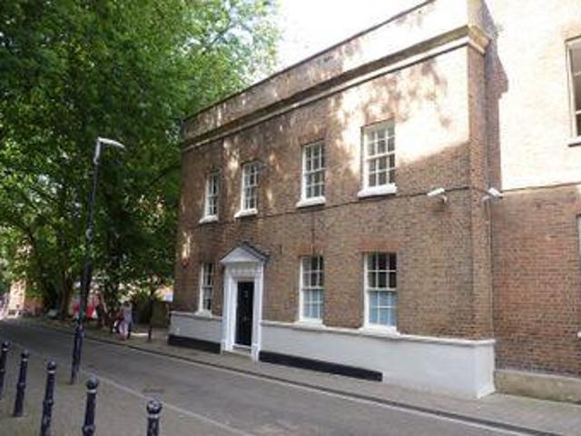 2 Bedrooms Flat for rent in Berkeley Street, Gloucester GL1