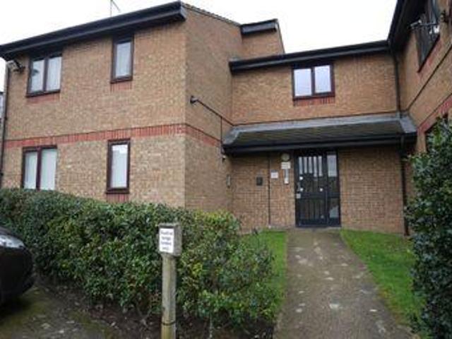 2 Bedrooms Flat for rent in Bernard Ashley Drive, Charlton, London SE7