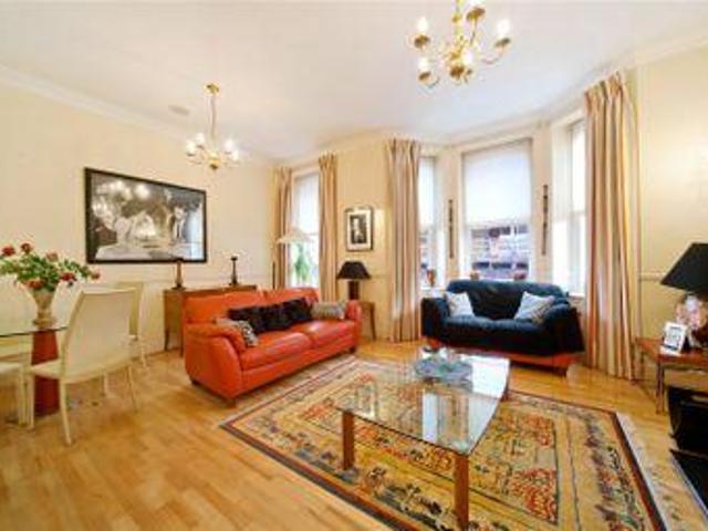 2 Bedrooms Flat for rent in Berners Street, London W1T