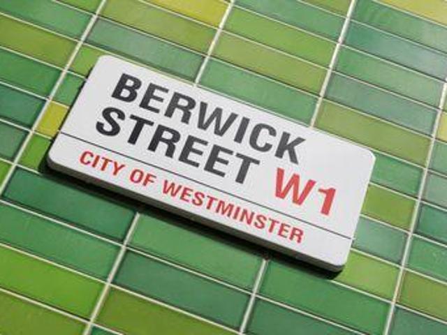 2 Bedrooms Flat for rent in Berwick Street, London W1F