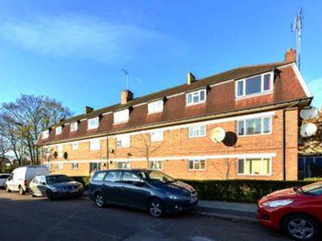 2 Bedrooms Flat for rent in Besant Road, London NW2