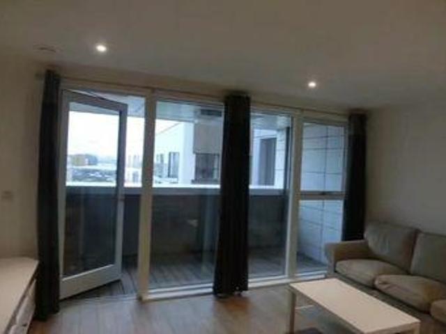 2 Bedrooms Flat for rent in Bessemer Place, London SE10