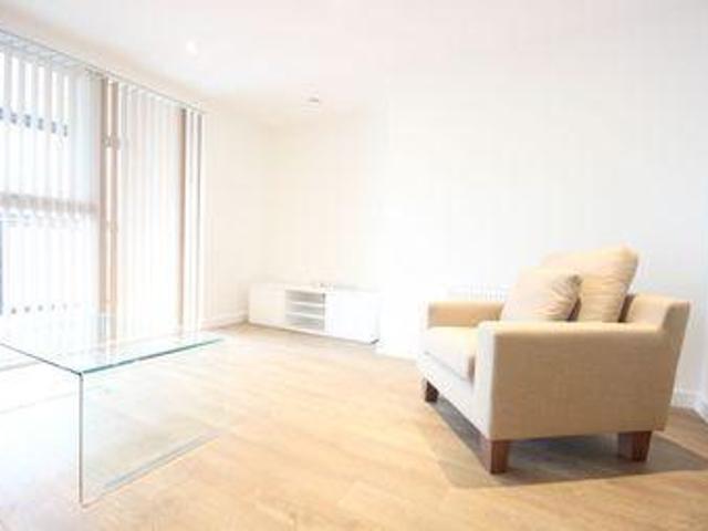 2 Bedrooms Flat for rent in Bessemer Place, London SE10
