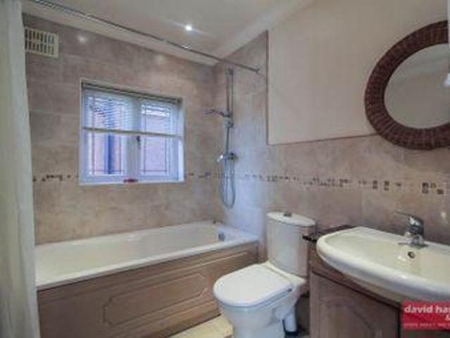 2 Bedrooms Flat for rent in Bittacy Rise, London NW7