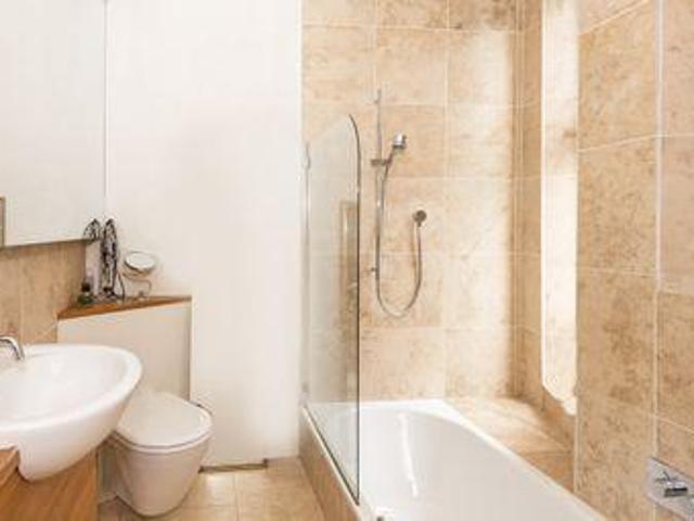 2 Bedrooms Flat for rent in Bickenhall Mansions, Bickenhall Street, Marylebone, Baker Street W1U