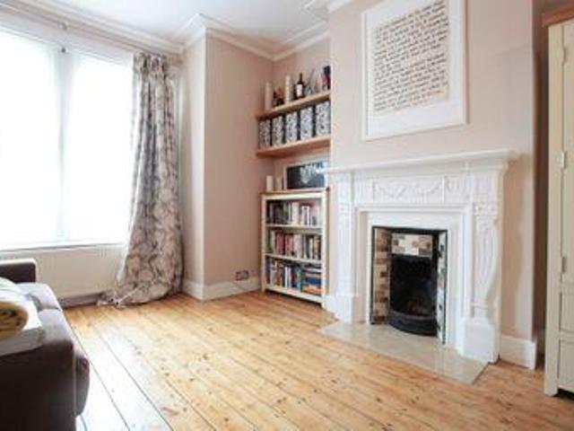 2 Bedrooms Flat for rent in Bickley Street, London SW17