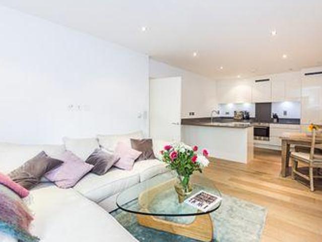 2 Bedrooms Flat for rent in Bicycle Mews, London SW4