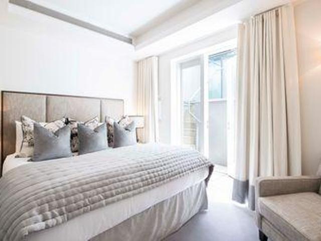 2 Bedrooms Flat for rent in Binney Street, Mayfair W1K