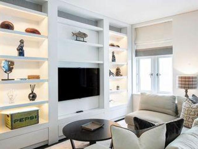2 Bedrooms Flat for rent in Binney Street, Mayfair W1K