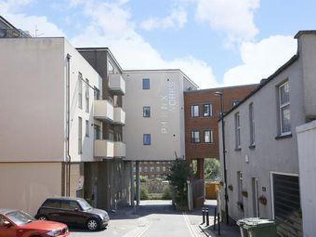2 Bedrooms Flat for rent in Bird In Hand Passage, Forest Hill SE23