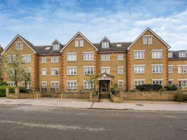 2 Bedrooms Flat for rent in Birdhurst Road, Croydon CR2