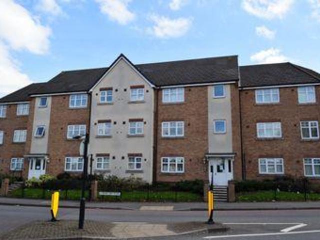 2 Bedrooms Flat for rent in Birmingham Road, Oldbury B69