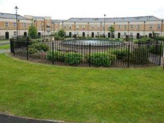 2 Bedrooms Flat for rent in Bishopfields Drive, York YO26