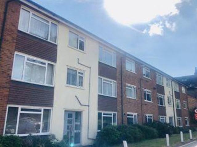 2 Bedrooms Flat for rent in Bishops Court, Radcliffe Road, Croydon CR0