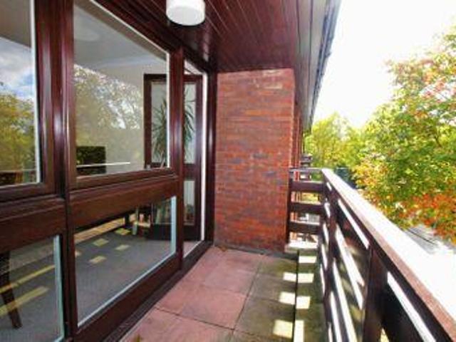 2 Bedrooms Flat for rent in Blyth Road, Bromley BR1