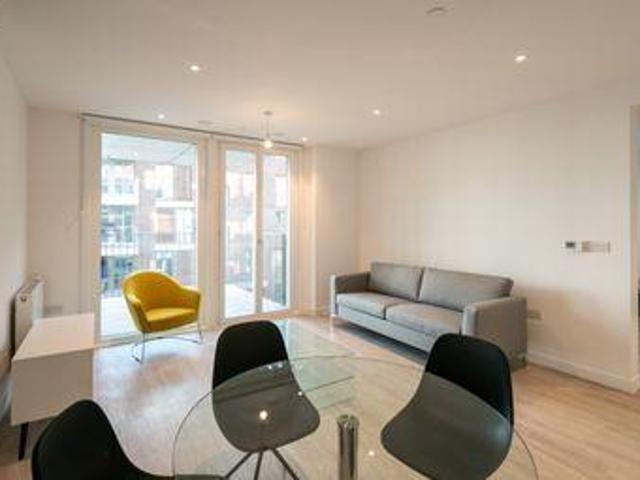 2 Bedrooms Flat for rent in Blyth Road, Hayes UB3