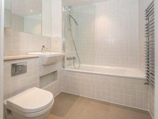2 Bedrooms Flat for rent in Blyth Road, Hayes UB3