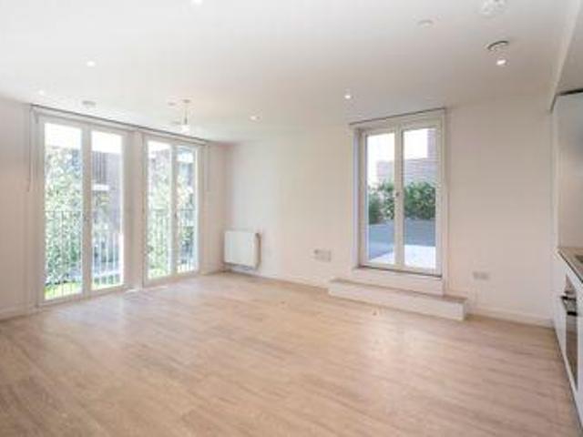 2 Bedrooms Flat for rent in Blyth Road, Hayes UB3