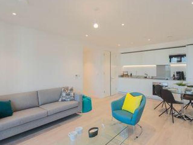 2 Bedrooms Flat for rent in Blyth Road, Hayes UB3